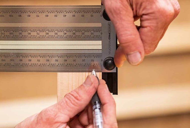 Axminster Professional Wide T-Rule | Axminster Tools